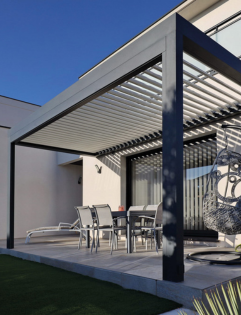 Vertical screens - StellaGroup